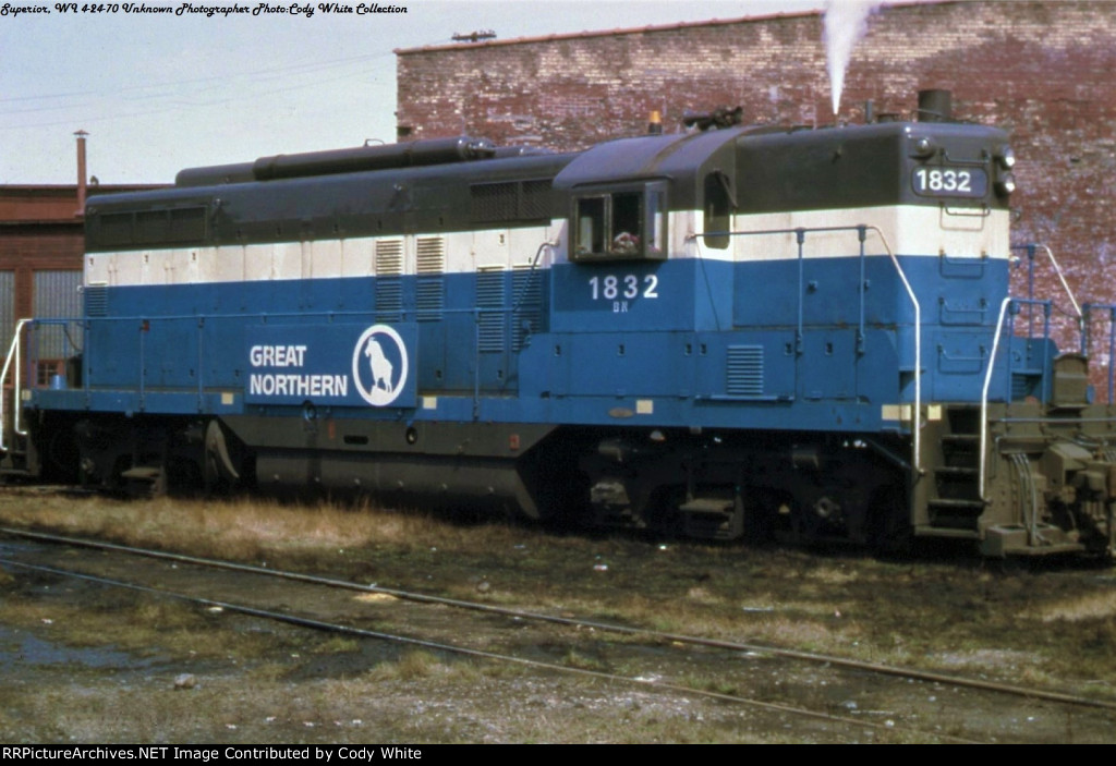 TrainWatchersJournal: MRL GP9 127 - Locomotive With a History